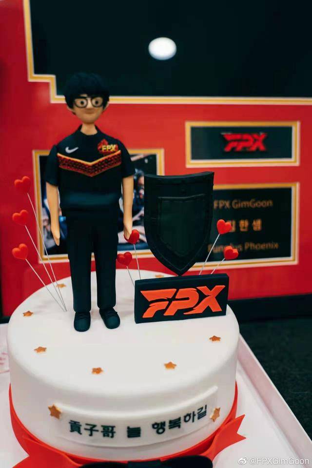 前《英雄联盟》战队 FPX 上单选手 GimGoon 宣布退役_搜狐网
