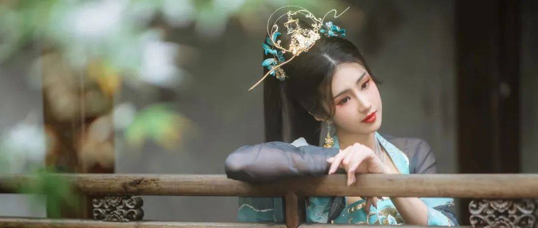 超高颜值coser小姐姐带你领略千里江山的魅力~_时装_蓝至青_团队