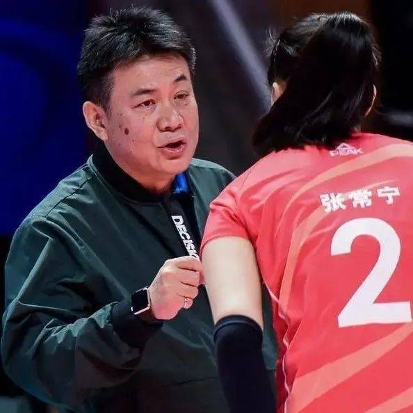蔡斌接班郎平挂帅中国女排 亚运力争卫冕世锦赛待正名主教练中国排协奥运
