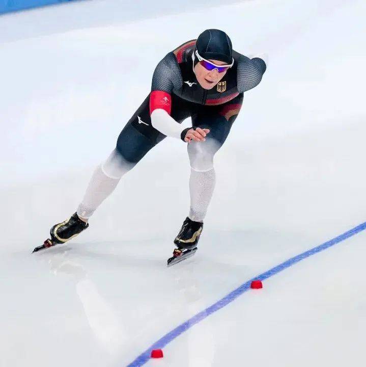 50岁了又怎样！“滑冰奶奶”八次征战冬奥_49岁老将八次征战冬奥_赛场_北京