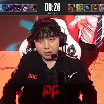 Hope金克丝火力全开怒砍五杀，JDG 2-0碾压OMG豪取四连胜_凯南_石头人_人马