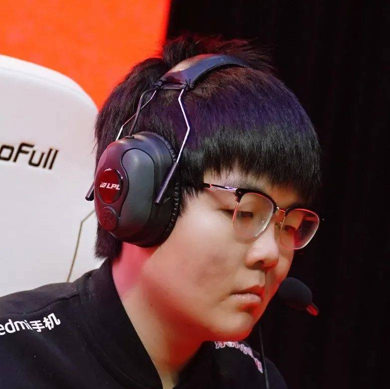 拉扯成功！JDG击败V5，369关键表现在卡萨面前证明自己_比赛_Karsa_选手