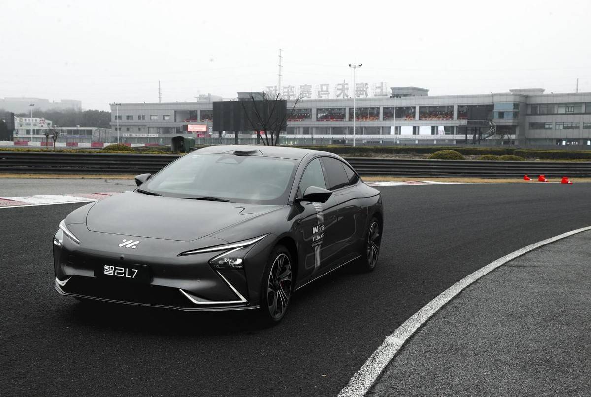 40多万预算，蔚来ET7和智己L7哪个更香？_搜狐汽车_搜狐网