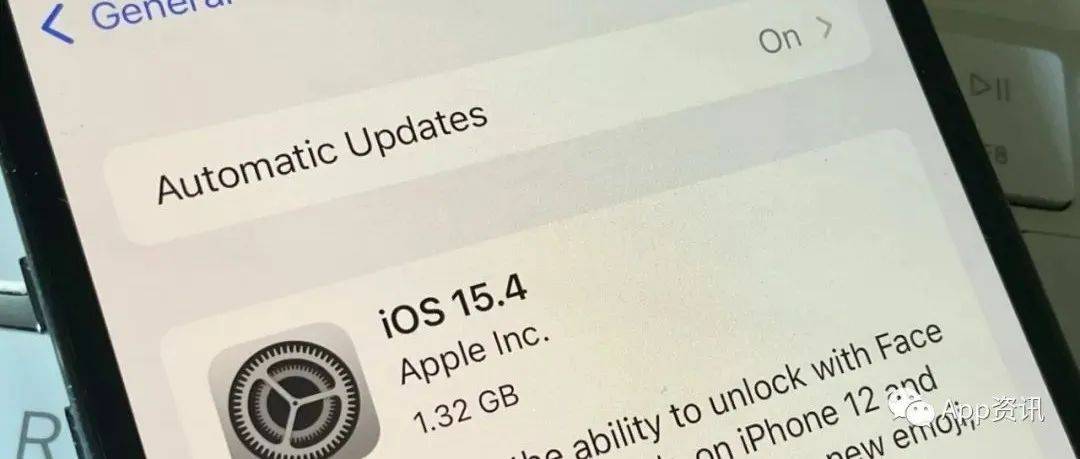 iOS15.4更新导致设备续航「暴跌」苹果回应来了_iPhone_用户_小时