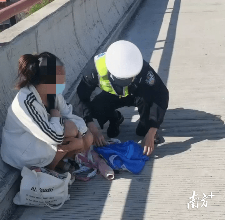 汕头一女子意欲跳海轻生,交警及时劝阻王渤沟通黄嘉锋