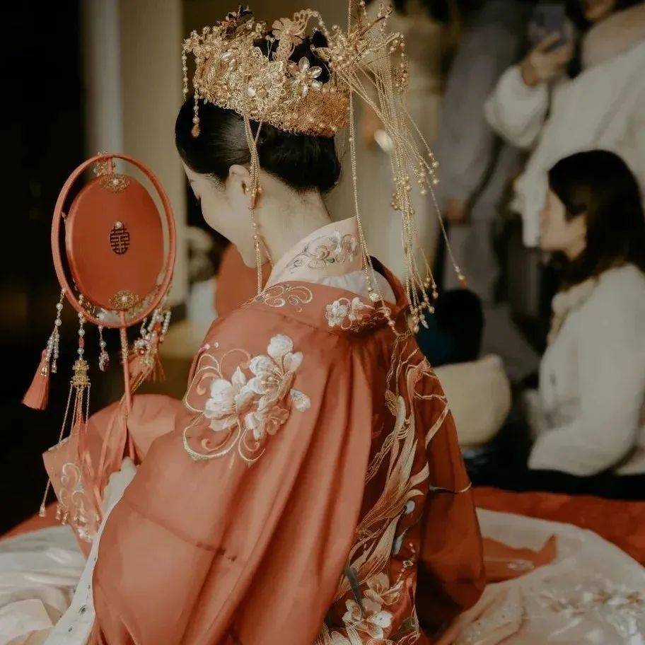备婚攻略婚礼服饰筹备tips新娘新郎颜色
