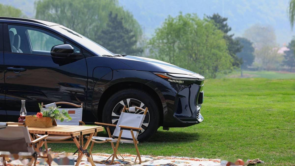 引领纯电出行新风潮・一汽丰田bZ系列首款纯电SUV bZ4X开启预售_搜狐汽车_搜狐网