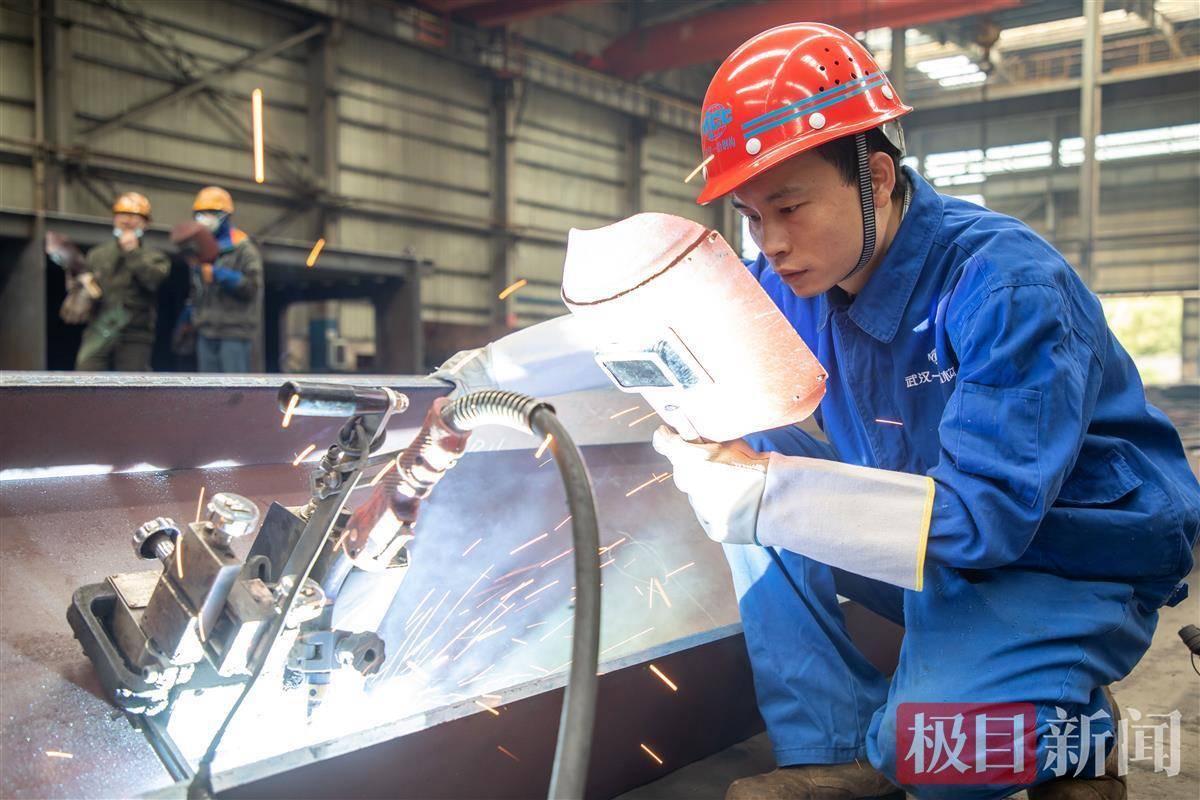 90后电焊工获全国五一劳动奖章:将焊接技艺传承下去祝强公司中国