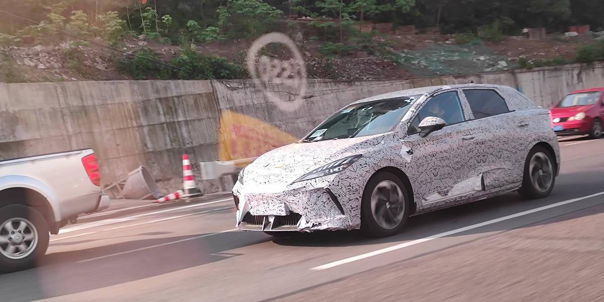 品牌旗下首款“全球车” MG EH32量产版正式下线_搜狐汽车_搜狐网