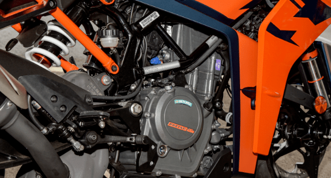 KTM发布新款RC390性能跑车..._搜狐汽车_搜狐网