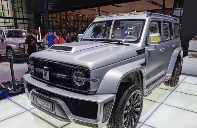 坦克500遇硬茬，全新BJ60正式亮相，配三把锁，关键价格还香_搜狐汽车_搜狐网