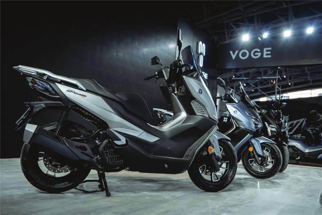 标准版14880元/TCS版15980元，无极SR150GT中型踏板正式发布_搜狐汽车_搜狐网