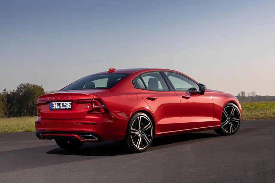 8AT换双离合，新款沃尔沃S60售29.69万起_搜狐汽车_搜狐网