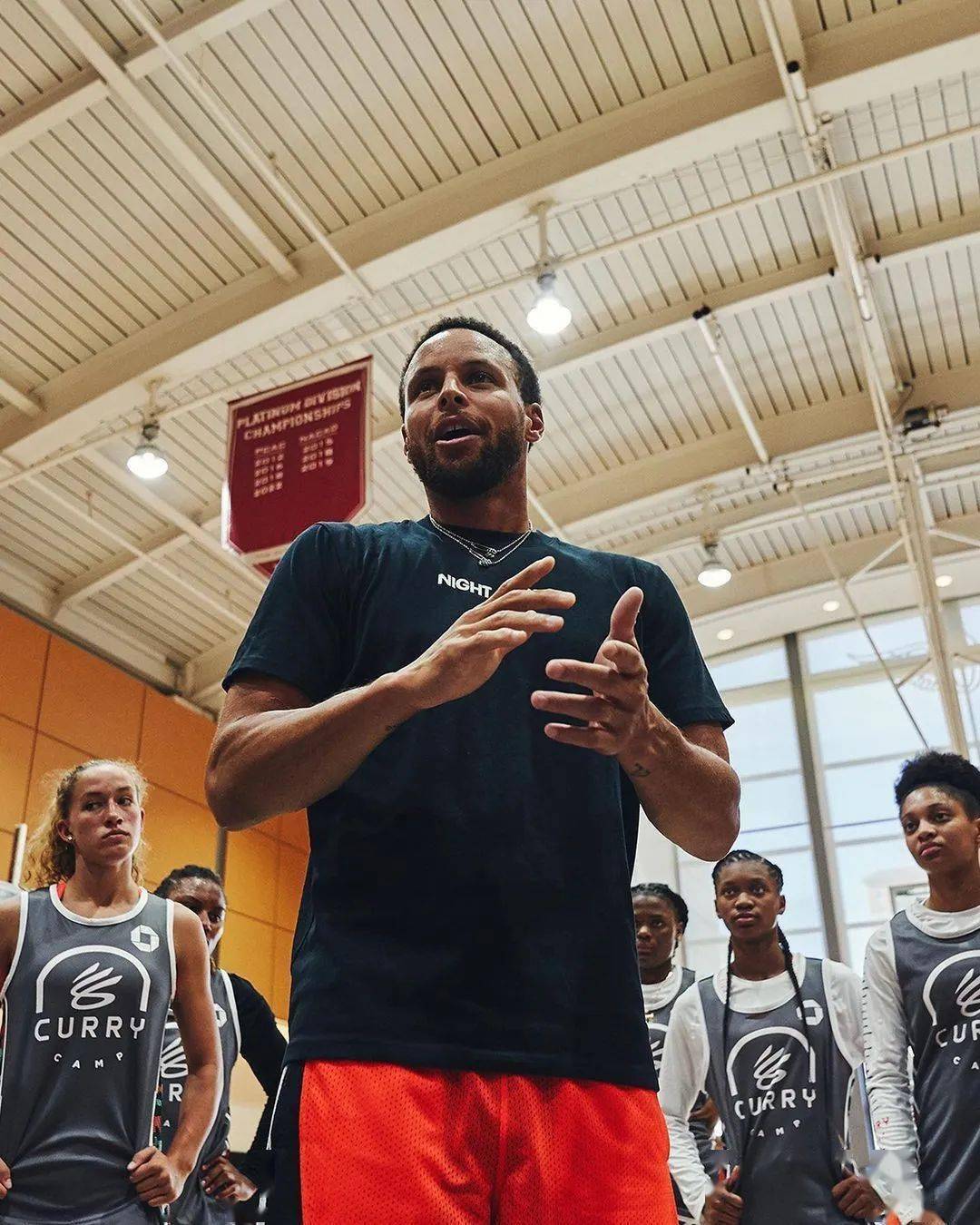 突然曝光！满满悬念的库里10！像极了库里9的加强版..._Curry_Flow_Flotro