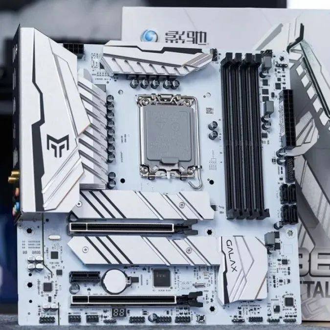 影驰B660金属大师D4 Wi-Fi白金版图赏，少有的白色PCB主板_接口_支持_散热器