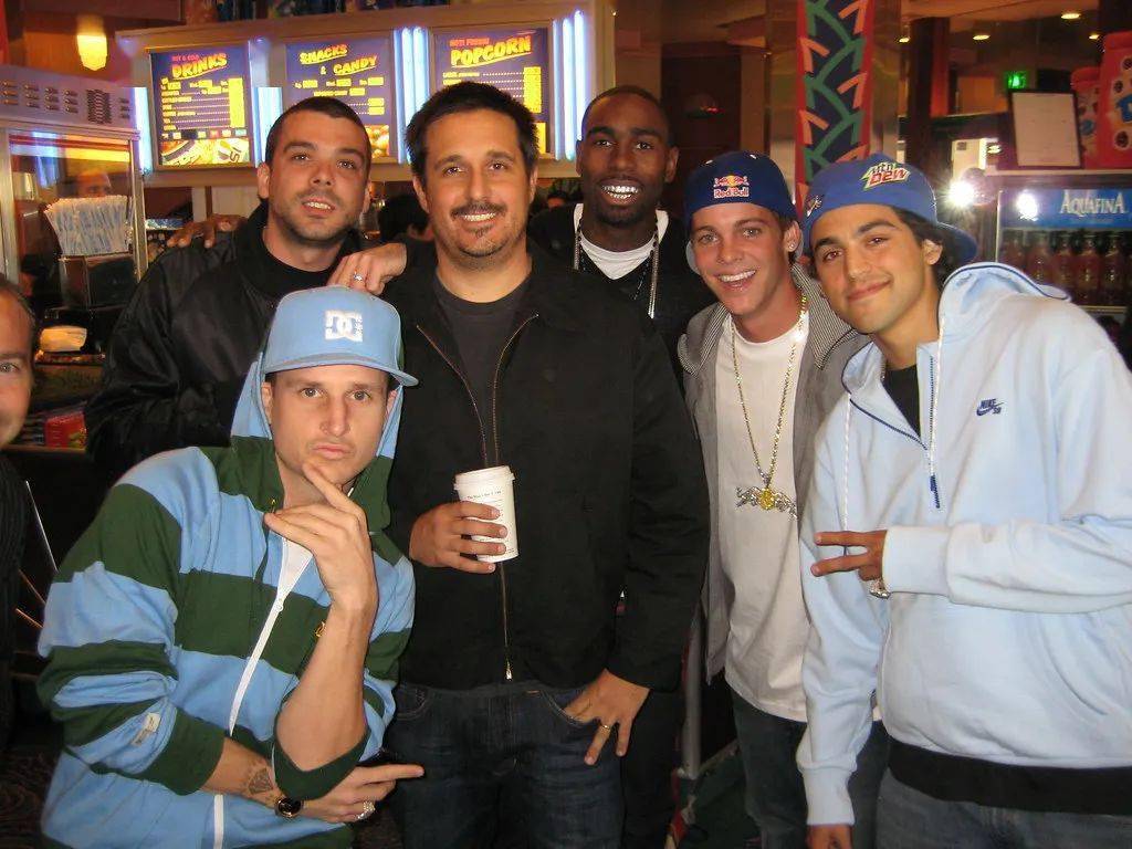 这几部滑板电影，也许是可以陪你度过炎炎夏日无聊夜晚的绝佳伴侣_Lance_Wee_Bam