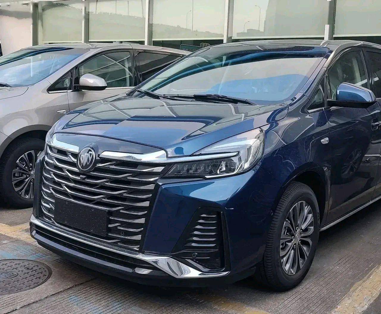 实拍新款别克GL8，格栅变化明显，2.0T+电动门，越来越像传祺M8_搜狐汽车_搜狐网