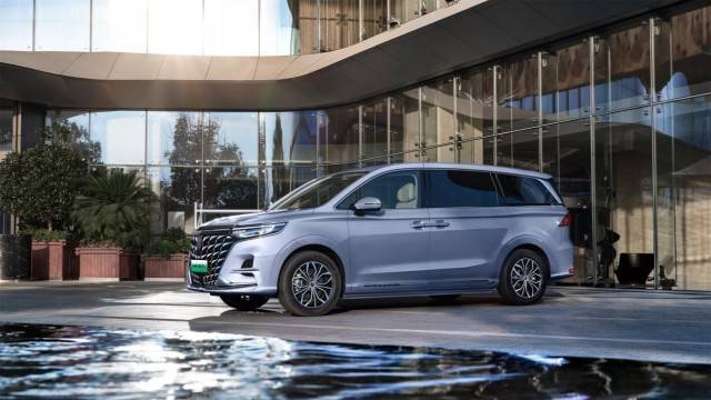 25.98万起，荣威iMAX8 EV正式上市 不用再买别克GL8了_搜狐汽车_搜狐网