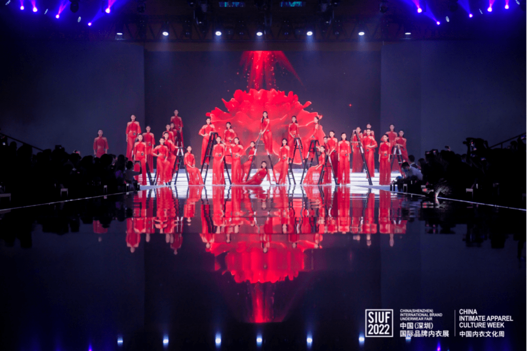 我校服表专业宋佳琪荣获2022第九季SIUF国际超模大赛总决赛十佳超模_我院_时尚_内衣