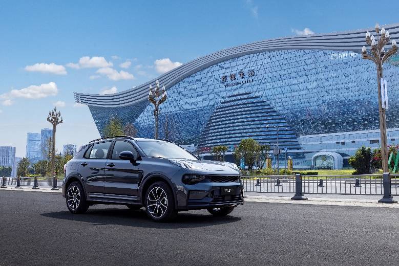 领克01 EM-F上市品鉴会成都站圆满成功，开启智混新体验！_搜狐汽车_搜狐网