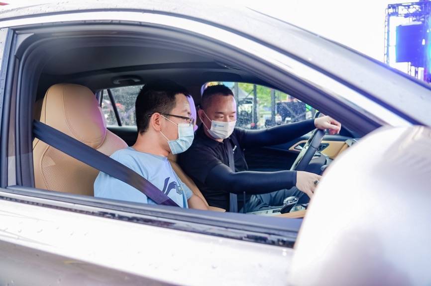 冠军驾道邀你上场！试驾全新第三代荣威RX5/超混eRX5_搜狐汽车_搜狐网