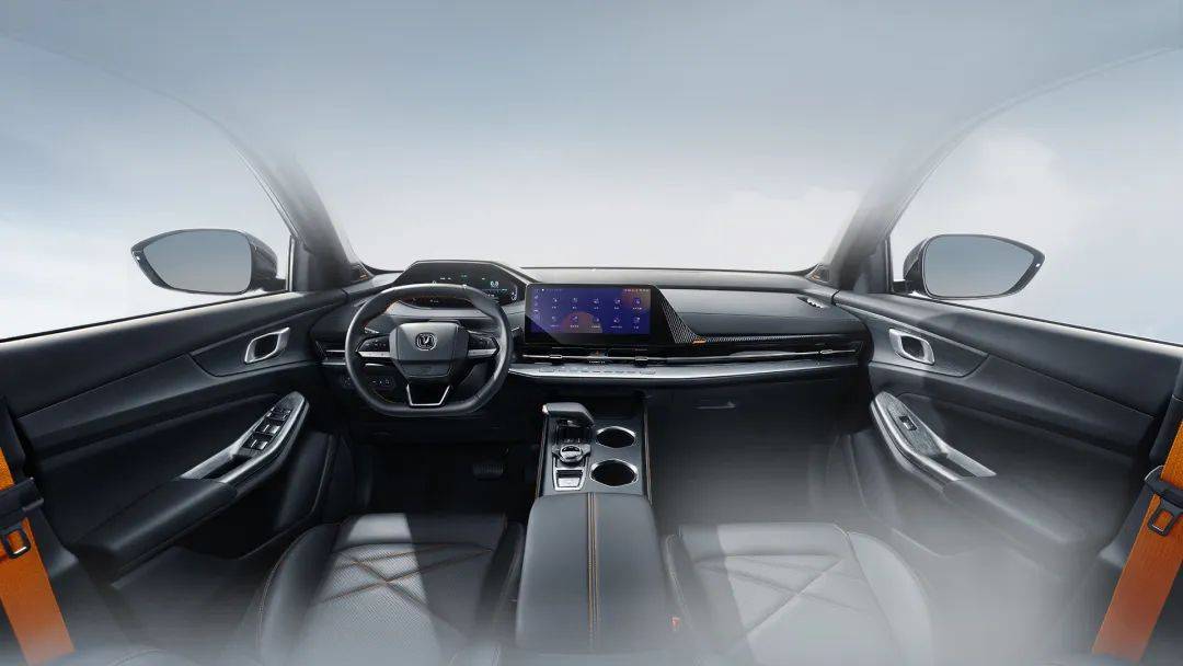 比顶配贵4000元，外观内饰升级，第二代CS55 PLUS风暴灰限量版上市_搜狐汽车_搜狐网