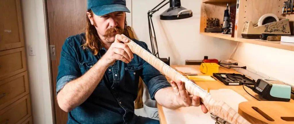 Meet The Builders】首席制琴大师Ron Thorn的手足——Austin MacNutt_吉他_Custom_Shop