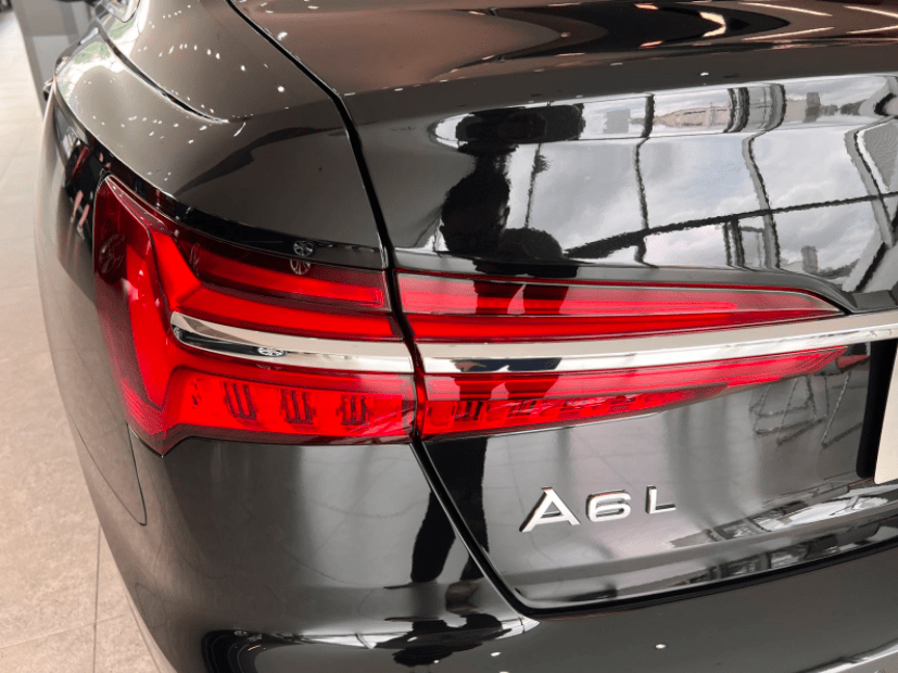 新款奥迪A6L到店实拍解读 前脸变精致 内饰保留经典的三屏设计_搜狐汽车_搜狐网