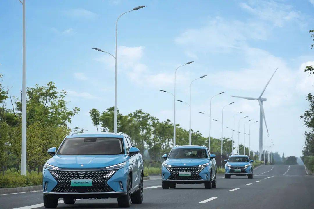 15万插混SUV中的“卷王”！第三代荣威超混eRX5实测续航1483km_搜狐汽车_搜狐网