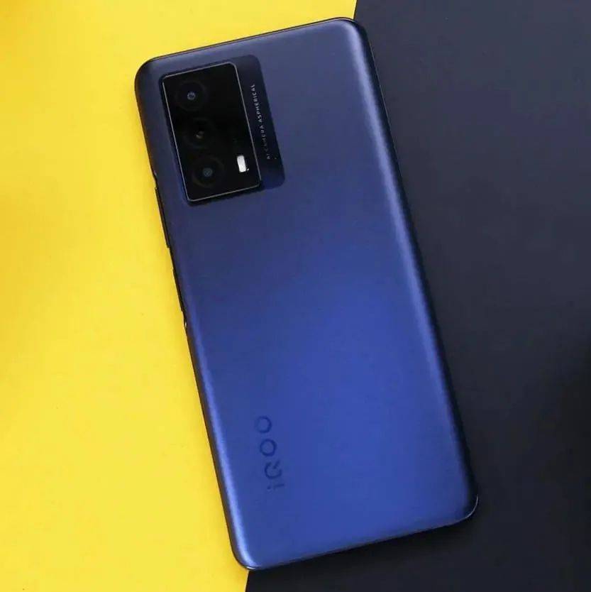 iQOO手机也不能随便买，这4款堆料才够“狠”，体验完善价格还低_配置_支持_镜头