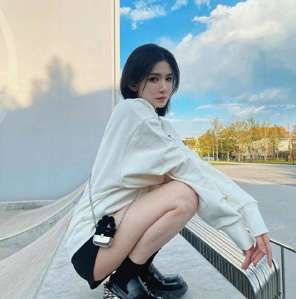 网红胡湾发文称有网友冒充她进行虚假爆料 现已报案并取证_谣言__blase_委托