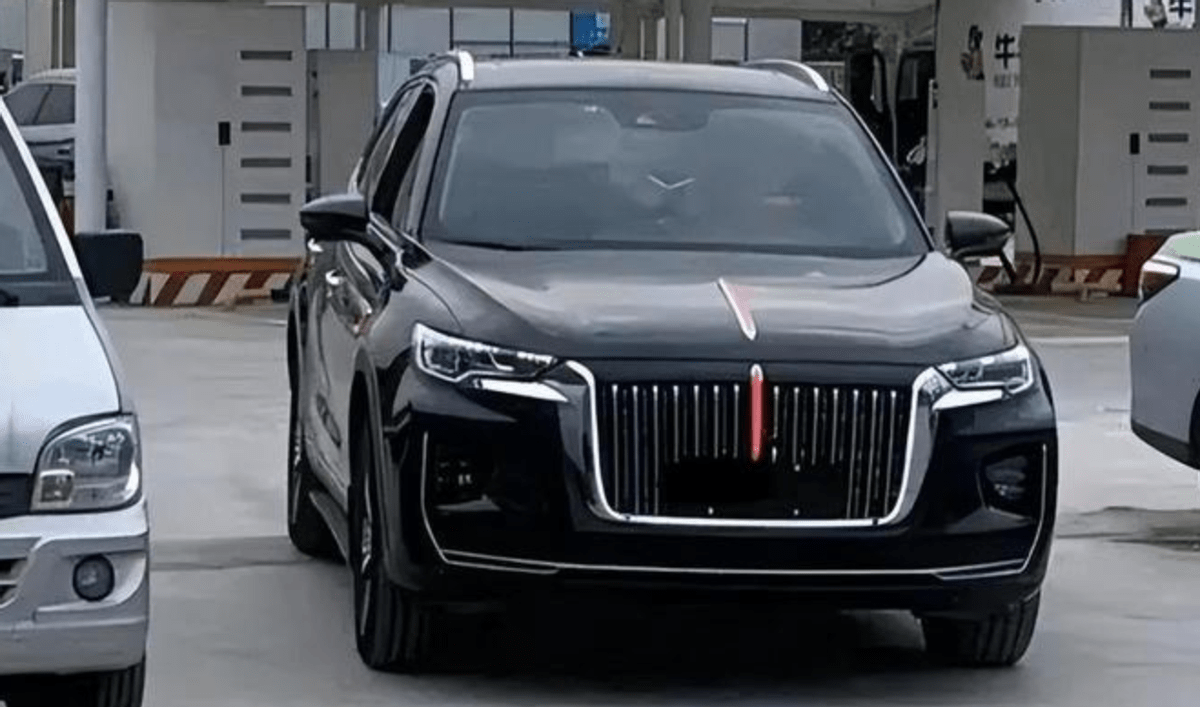 新一代红旗HS5实车曝光，更换H9同款造型，2.0T+8AT性能超合资_搜狐汽车_搜狐网