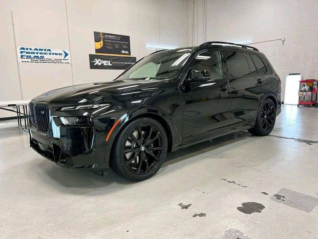 宝马X7“强势归来”，黑武士造型+电磁悬挂+4.4T+8AT，炫酷_搜狐汽车_搜狐网