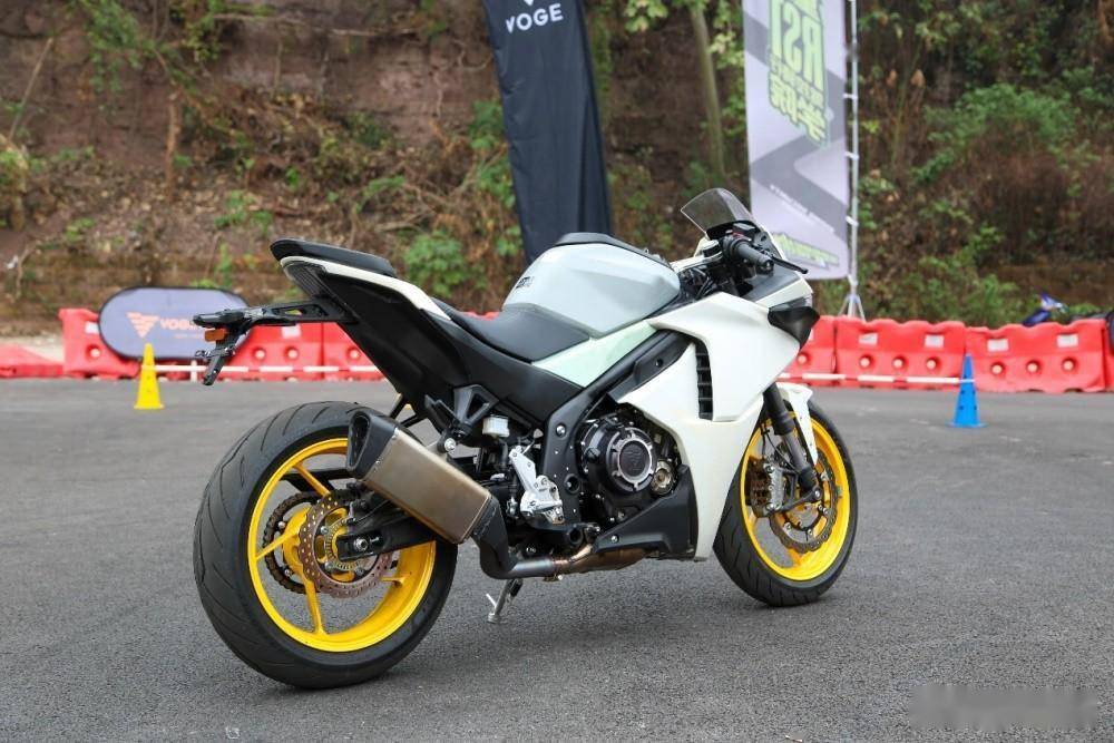 无极RR525工厂样车首次曝光，附抢先试驾体验_搜狐汽车_搜狐网