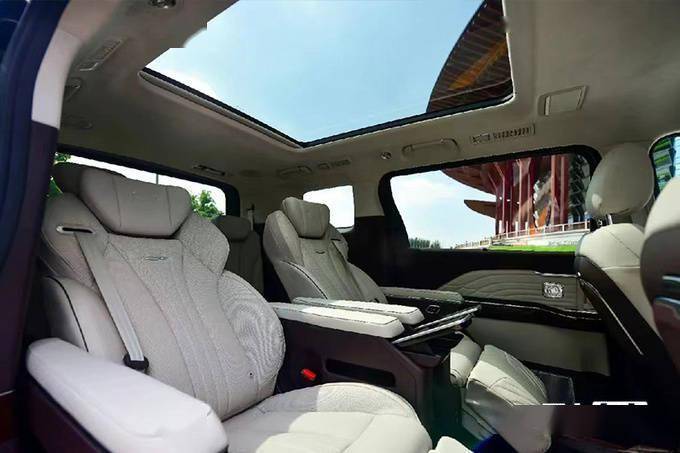 红旗HQ9明天上市！4S店曝光核心配置 预计38万起售_搜狐汽车_搜狐网