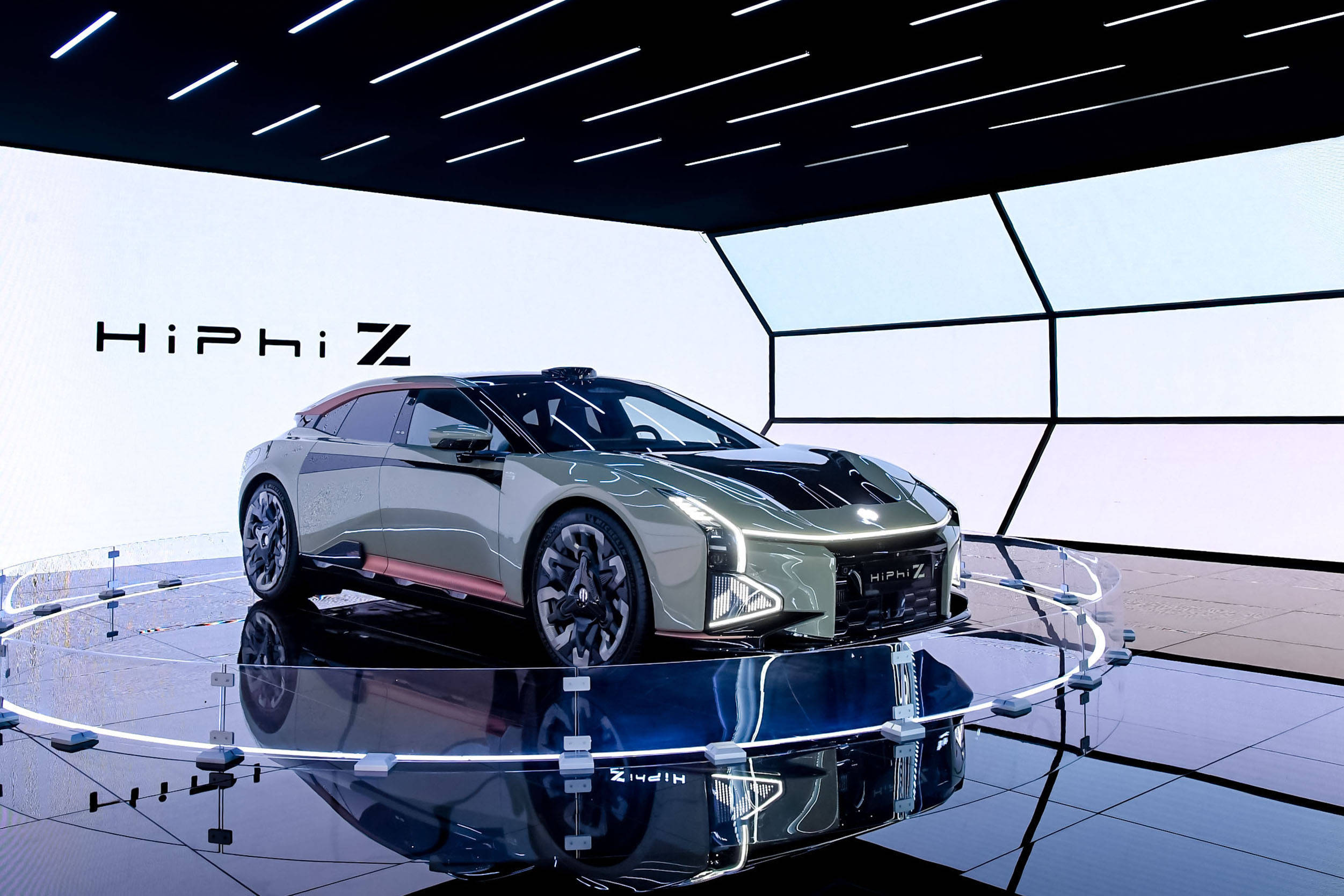 61万起售/年底交付，高合HiPhi Z将于10月1日开启大定_搜狐汽车_搜狐网