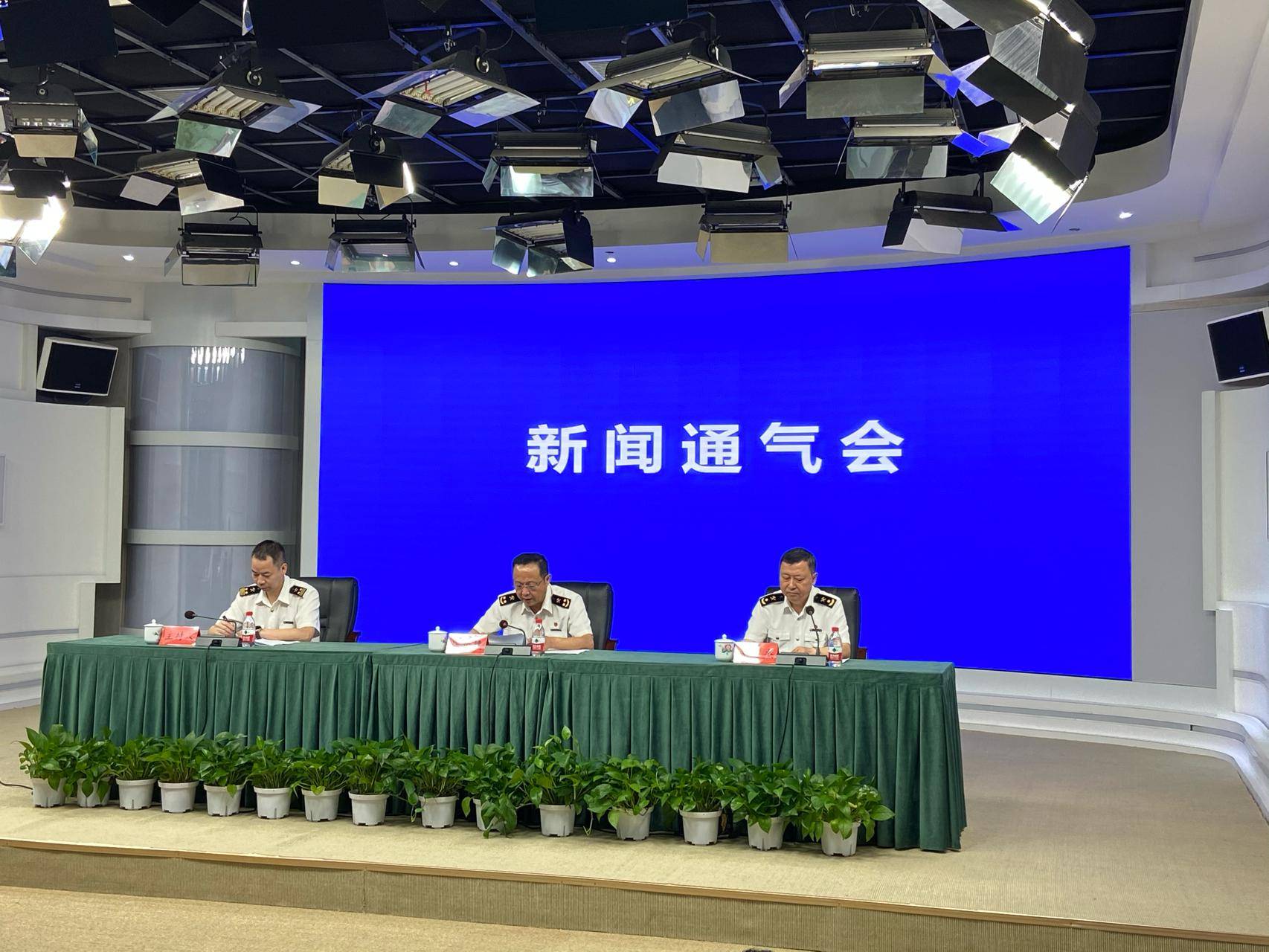 十年，湖南进出口总值从1385.7亿增至5972.8亿_制造_产品_服务