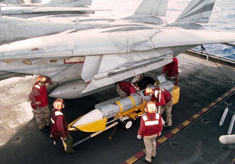 F-14的大杀器，AIM-54不死鸟导弹_美国海军_雷达_轰炸机