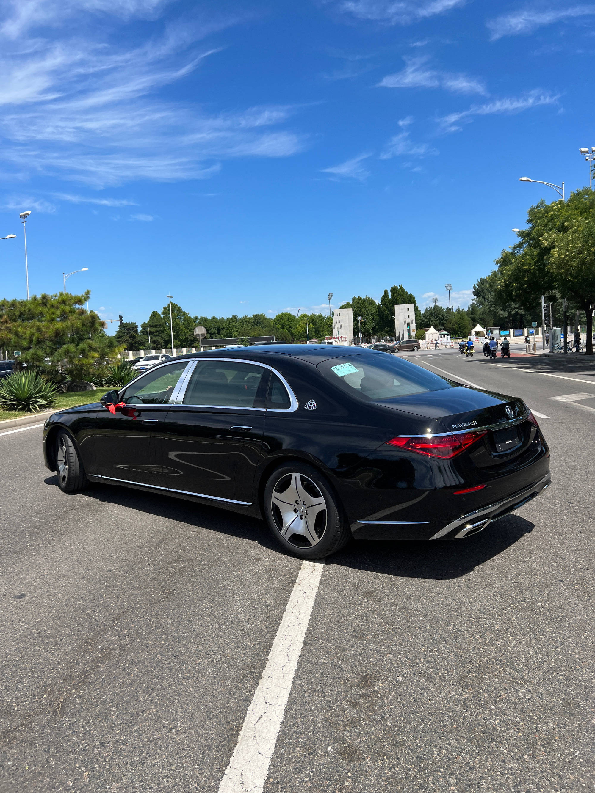 加足马力 甩入周一 迈巴赫S480 S580 S680 北京奔驰迈巴赫4S店 _搜狐汽车_搜狐网