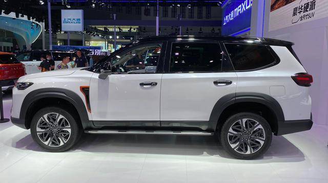 坦克500迎来“劲敌”！大通全尺寸SUV亮相，配2.0T柴油+采埃孚8AT_搜狐汽车_搜狐网