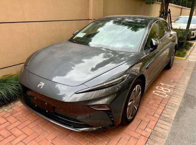 巨幕三联屏，续航或超700km！飞凡F7无伪实车谍照曝光_搜狐汽车_搜狐网