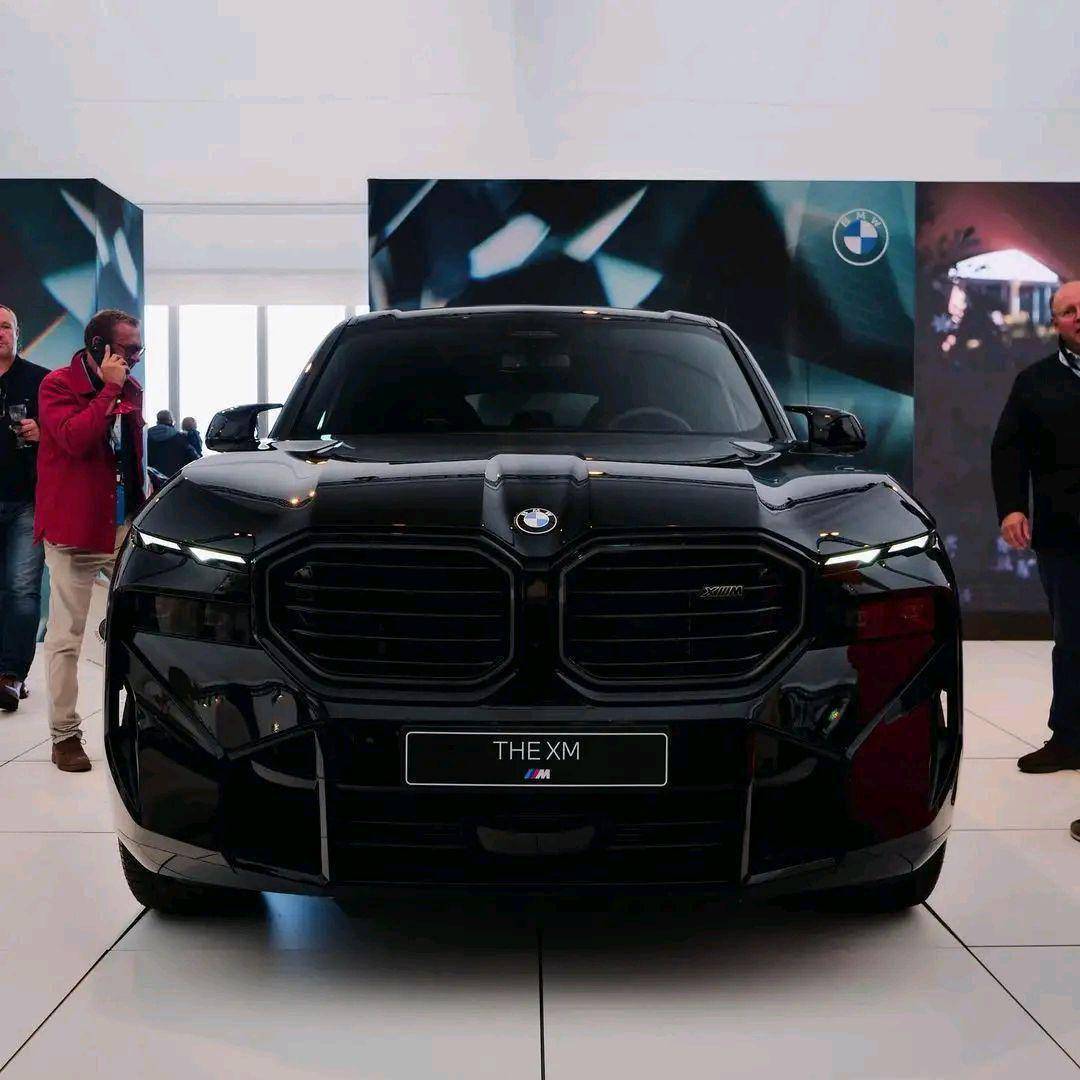 预售236万！新宝马“旗舰”SUV开售，4.4T混动爆发735马力，霸气_搜狐汽车_搜狐网