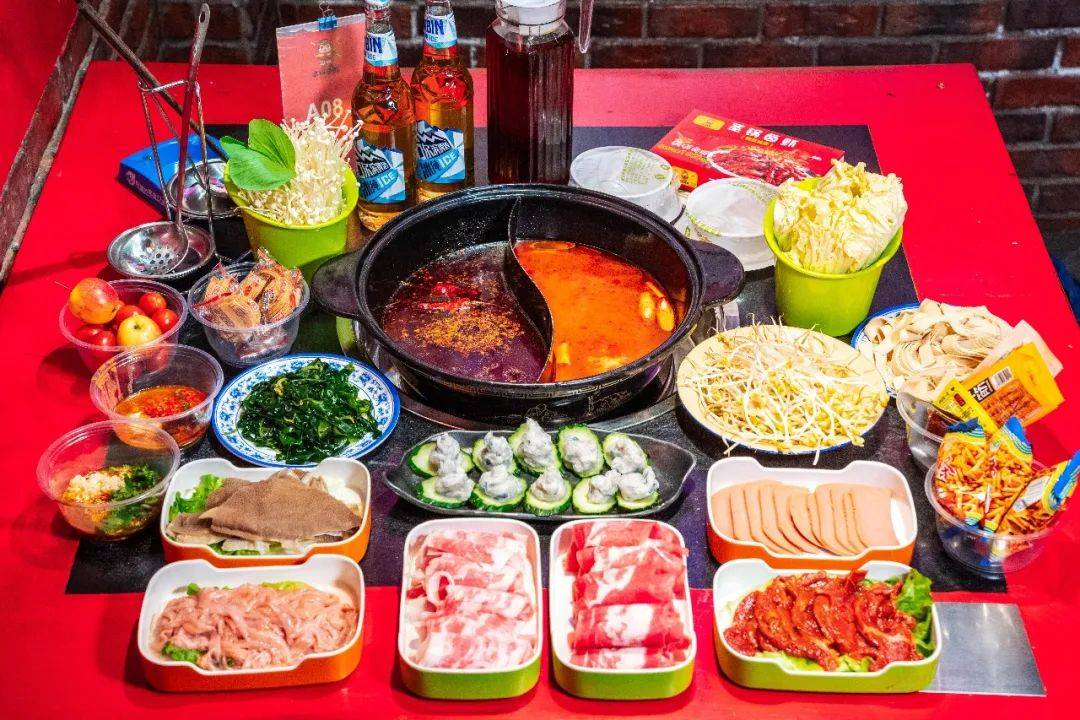 【光谷理想城丨大铁锅重庆老火锅】88/99/198元享3-4人餐（限量500份）/3-4人餐/6-8人餐，涮尽山城烟火气！_番茄_锅底_套餐