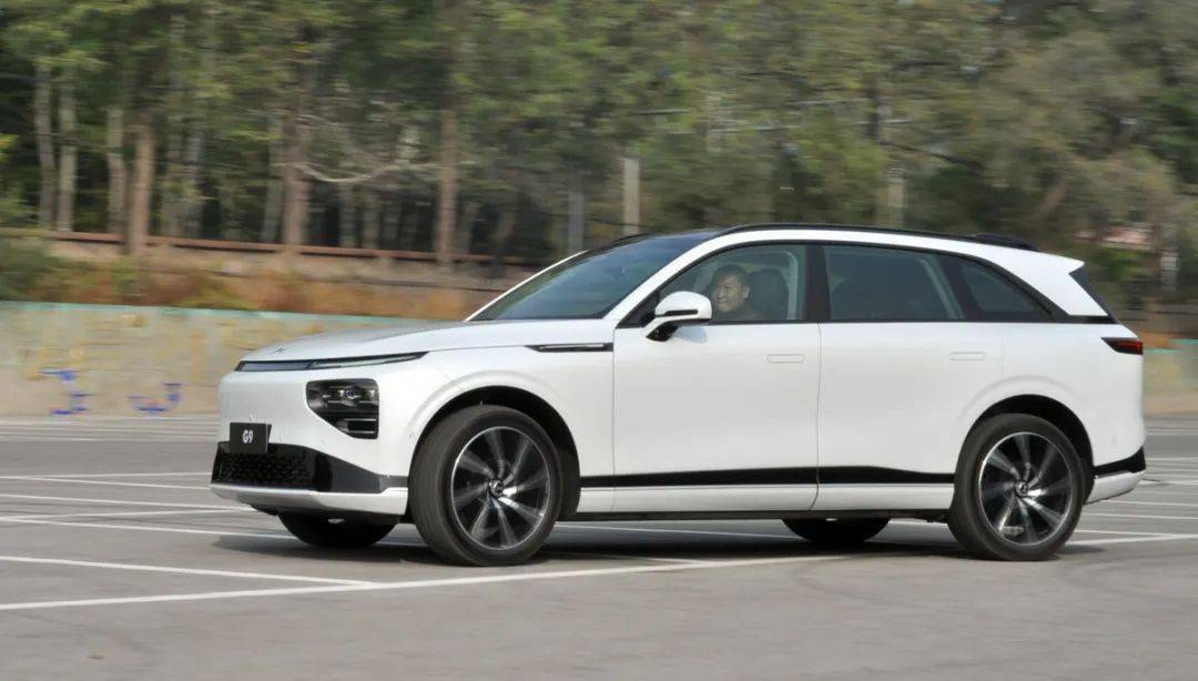 车端800V是最大优势 TC君试驾小鹏G9两驱版_搜狐汽车_搜狐网