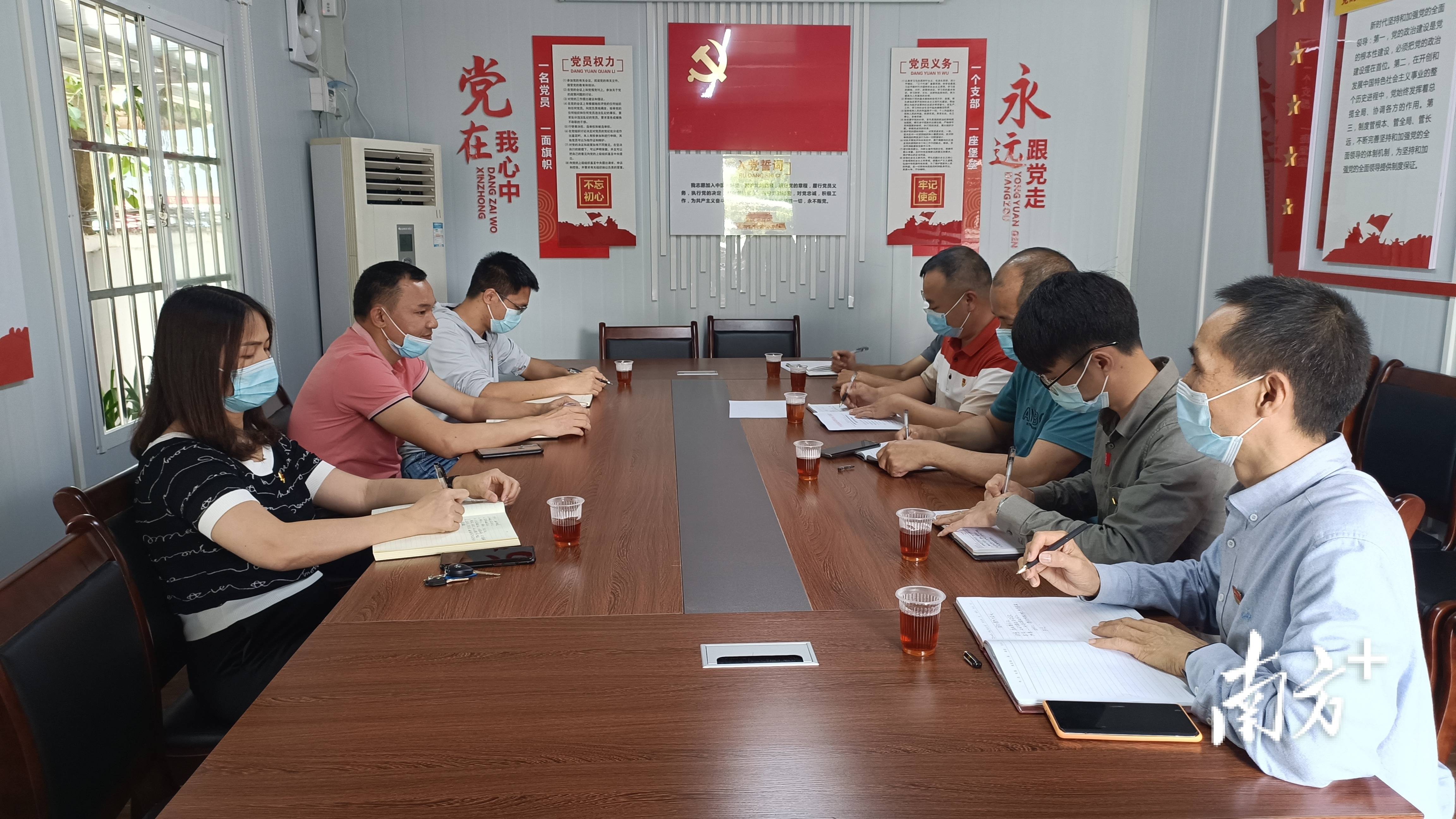 风扬党旗国企新②｜电白业成教具：党建“红心”引领教具生产“匠心”_工作_车间_孤儿