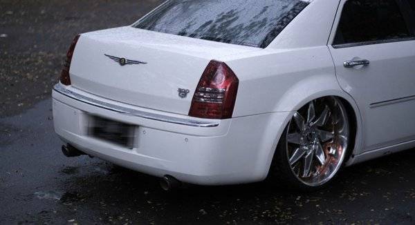 “绅士风格”克莱斯勒300C改装AIRBFT气动避震案例_搜狐汽车_搜狐网