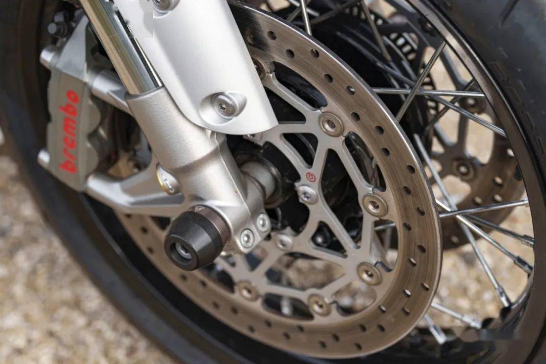 全球仅3辆的Rotrex增压的全黑 Triumph Thruxton R，最佳复古奖 | 酷乐机车_搜狐汽车_搜狐网