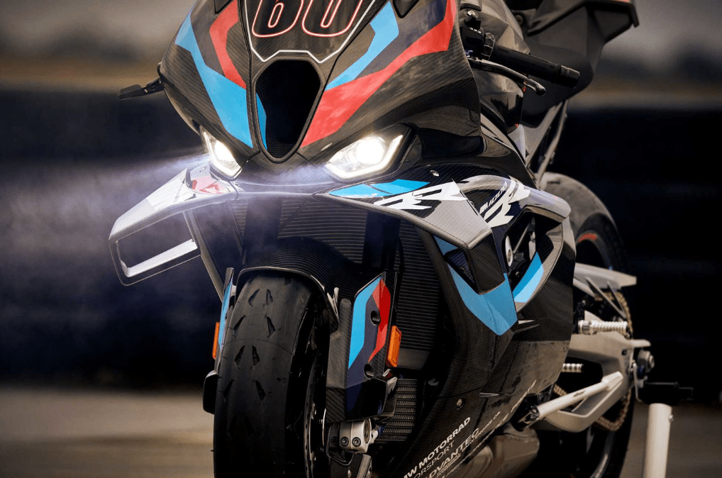 BMW M系列再更新，全新空力套件的赛道猛兽M1000RR与超级街车M1000R_搜狐汽车_搜狐网