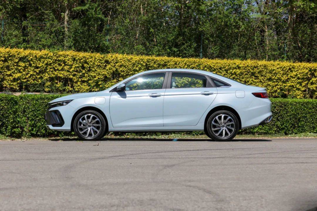 综合续航1300KM 推荐帝豪L 雷神Hi·P Super迅版车型_搜狐汽车_搜狐网