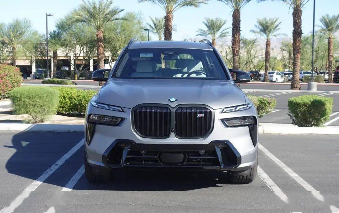 4.4T V8+8AT，530马力，车长超5.1米，大6座，快到能带全家起飞_搜狐汽车_搜狐网